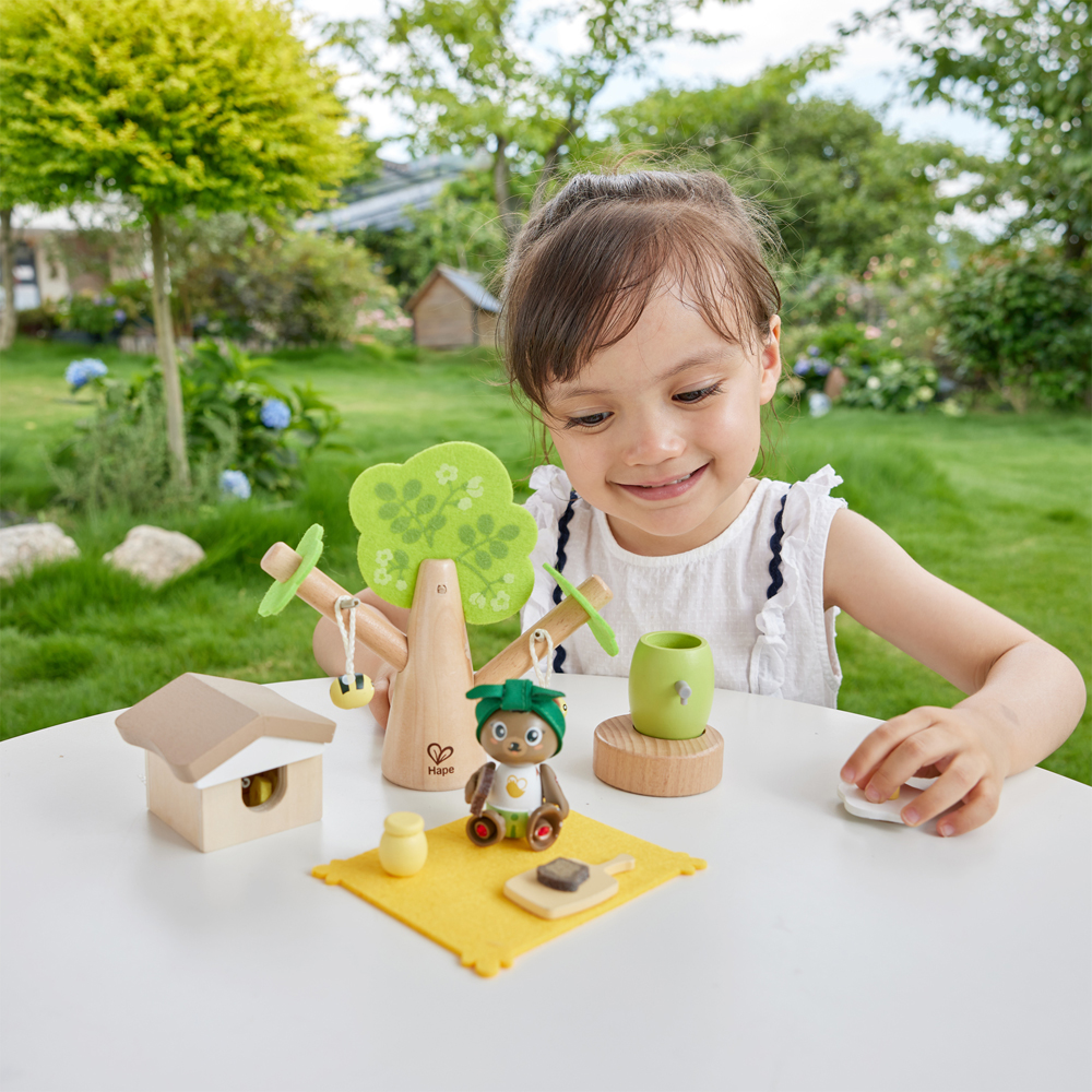 HONEY BEES PICNIC - HAPE - Playwell Canada Toy Distributor