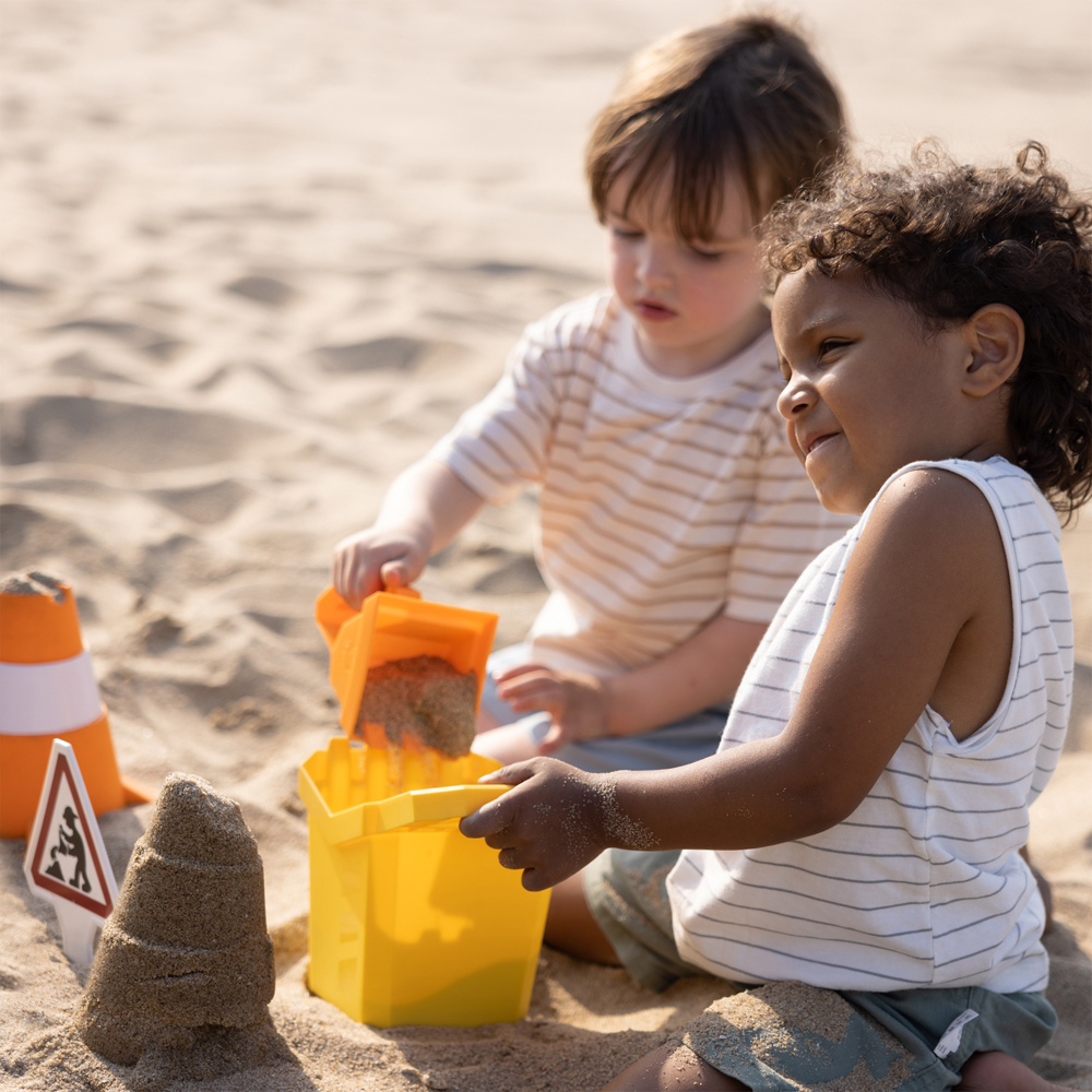 CONSTRUCTION SAND TOY SET - HAPE - Playwell Canada Toy Distributor
